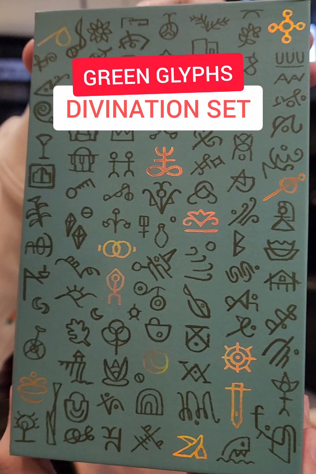 Green Glyphs Divination Set – RunIt Decks