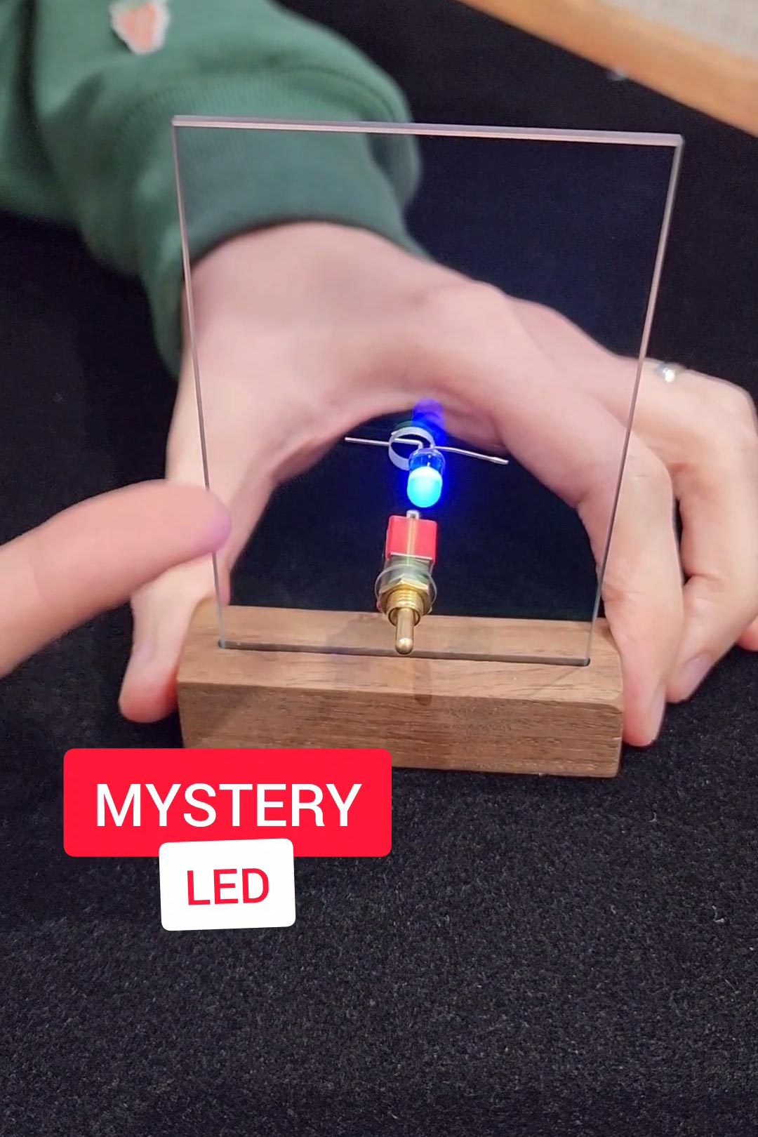 How does it work? Mystery LED – RunIt Decks